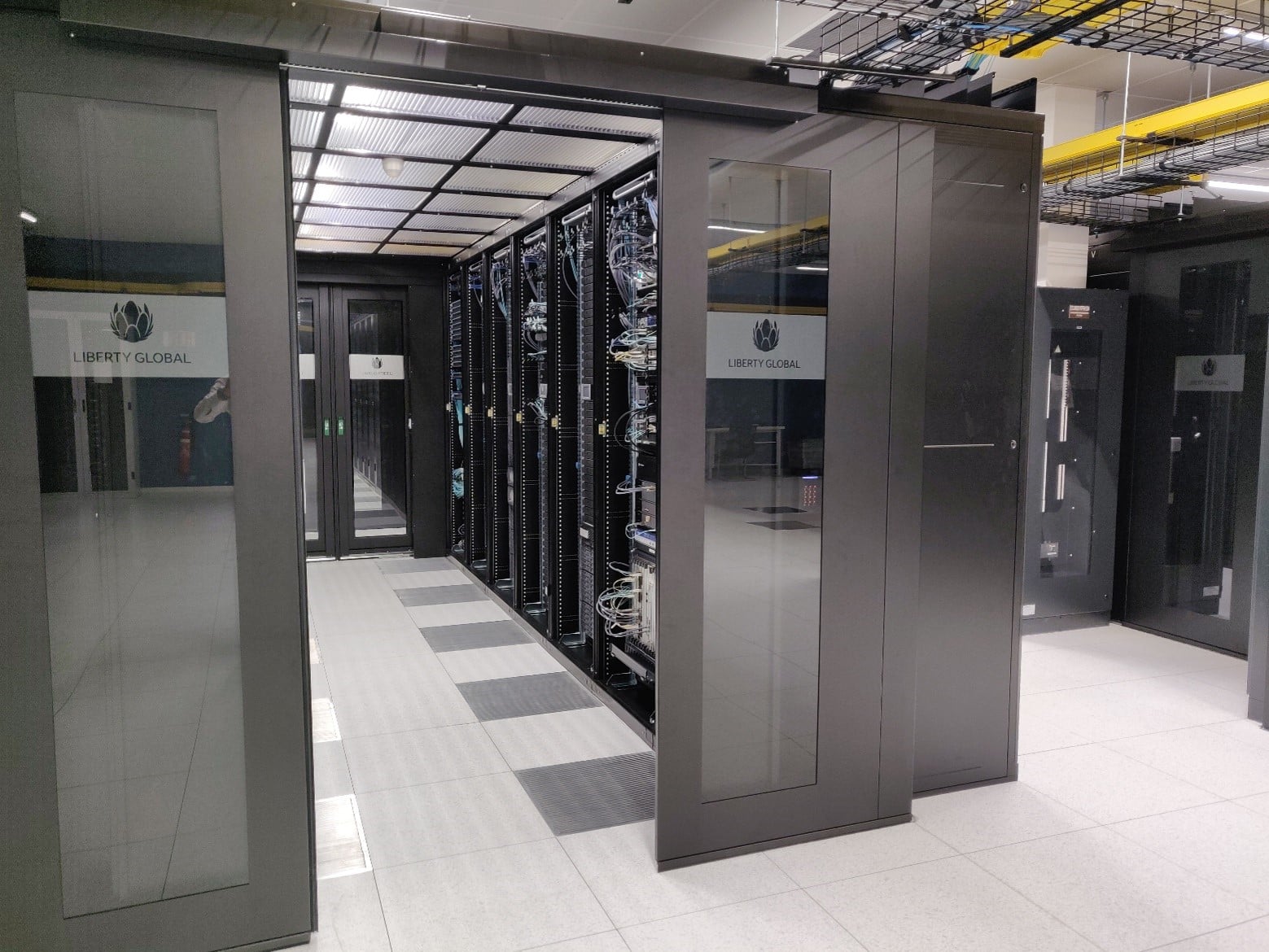 Designing innovative and sustainable data centres of the future ...